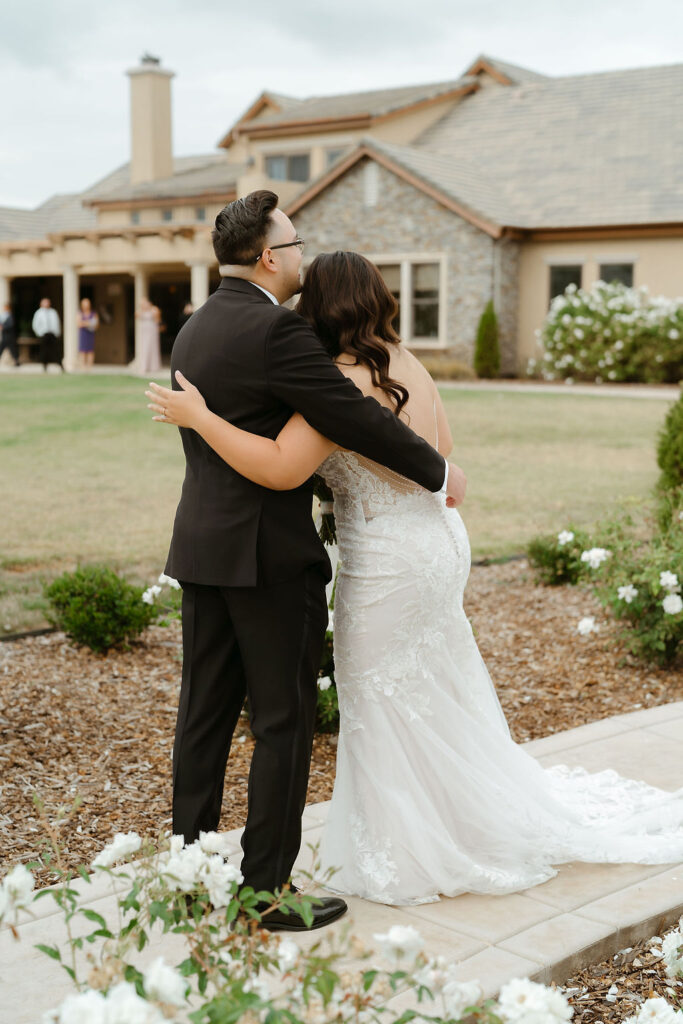 A Beautiful Lakeview Estates & Winery Wedding ...