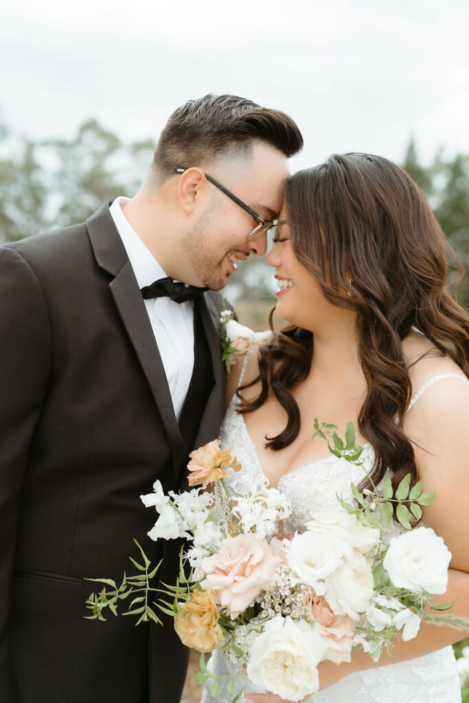 A Beautiful Lakeview Estates & Winery Wedding ...