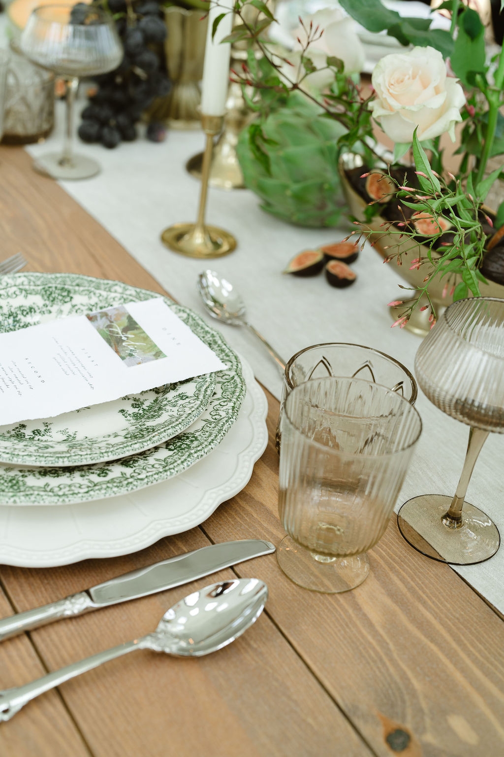 White Swan Castle | Sacramento Wedding Venue - ariannamaddoxphotography.com