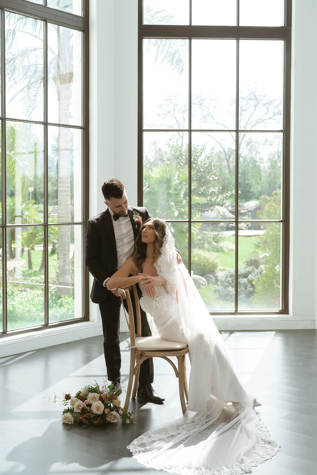 White Swan Castle | Sacramento Wedding Venue - ariannamaddoxphotography.com