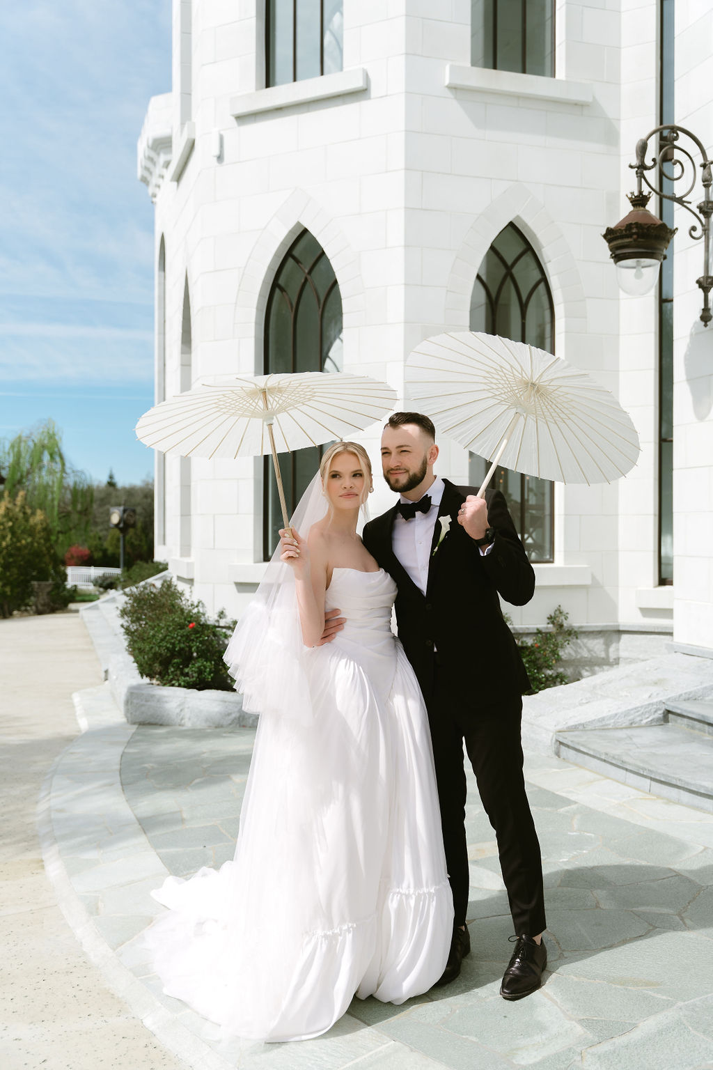 White Swan Castle | Sacramento Wedding Venue - ariannamaddoxphotography.com