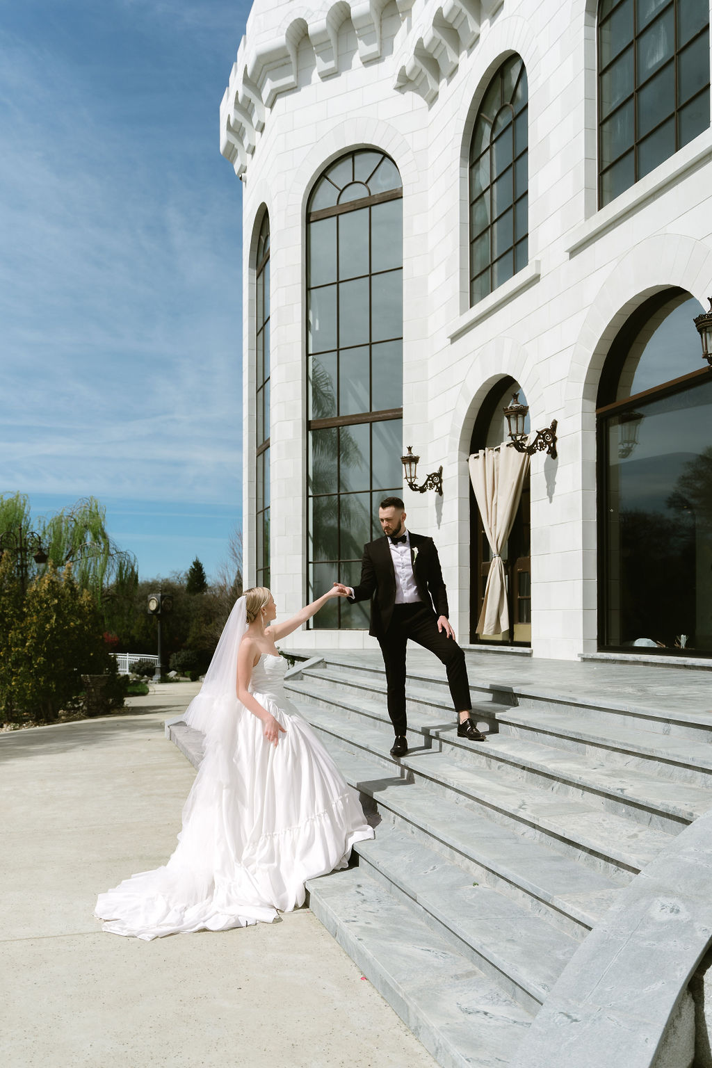 White Swan Castle | Sacramento Wedding Venue - ariannamaddoxphotography.com